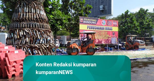 Jelang Idul Fitri, Polrestabes Bandung Musnahkan 39 Ribu Botol Miras ... Jelang Idul Fitri, Polrestabes Bandung Musnahkan 39 Ribu Botol Miras ...